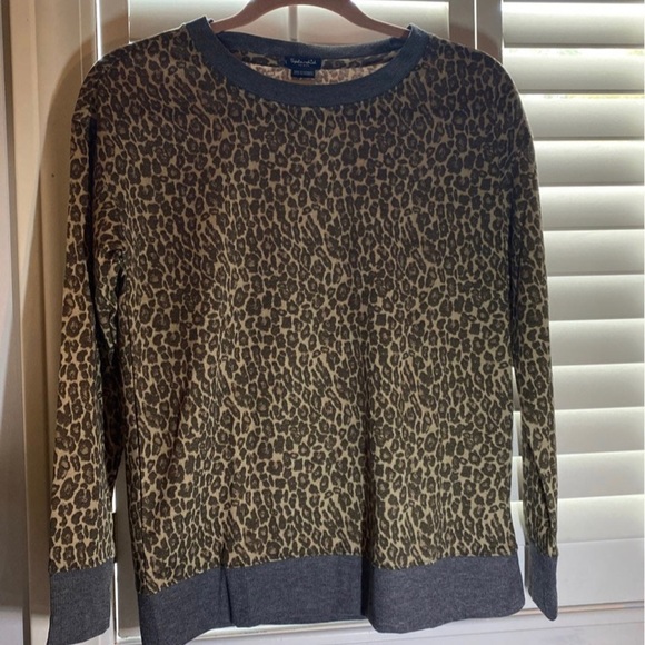 Splendid | Tops | Splendid Leopard Animal Print Sweater Long Sleeve ...